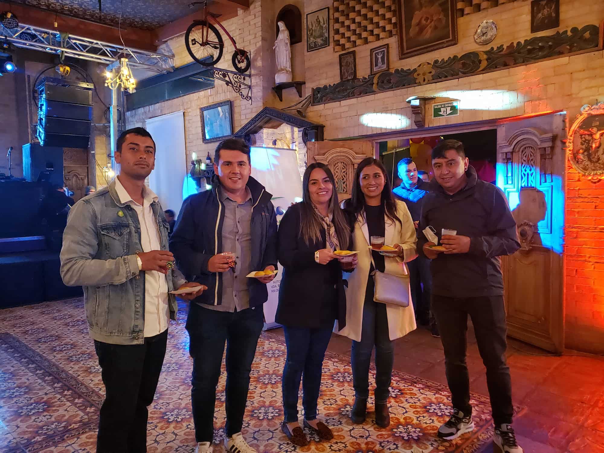 llegada-de-invitados-fiesta-fmc | Metroflor